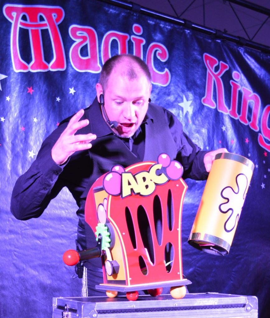 Mark's Magic Kingdom - Children's Entertainer - Magician